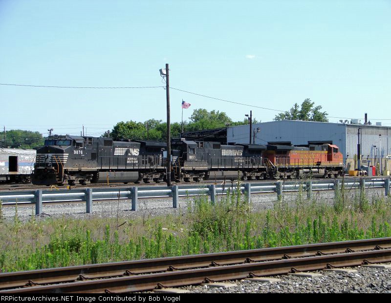 NS 9876 and 8850; BNSF 4929